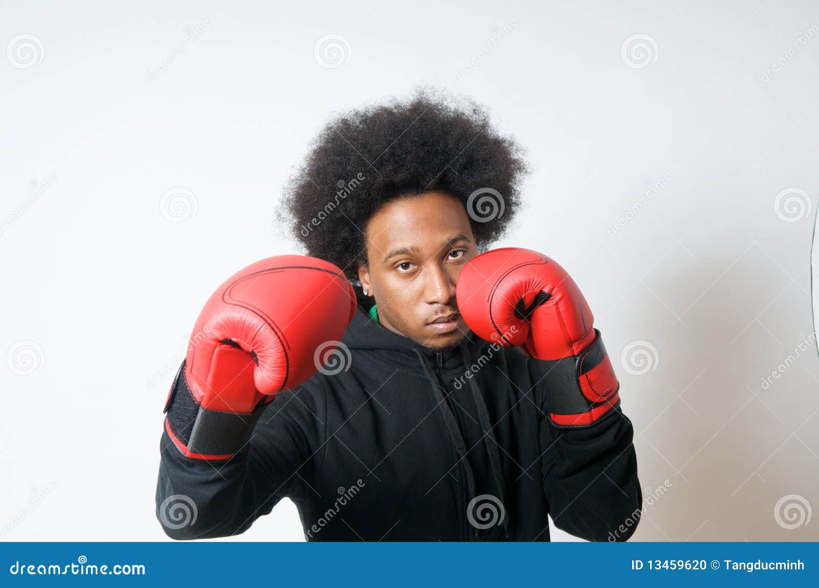 Boxeador negro foto de archivo. Imagen de individuo, combatiente - 13459620