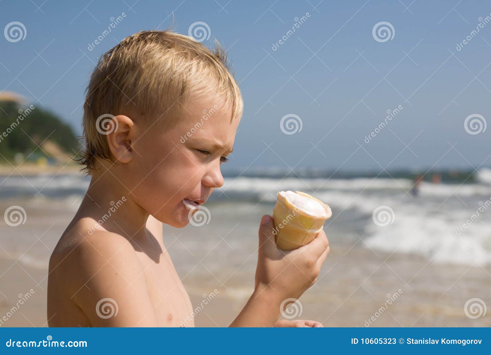Boy. beach. ice cream stock image. Image of beach, product - 10605323