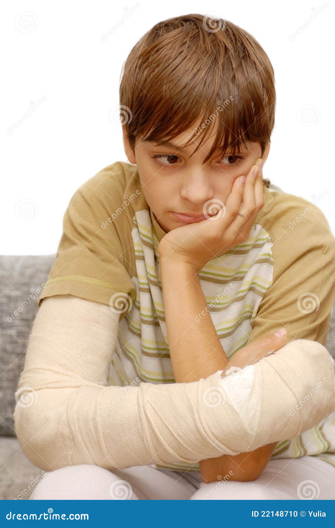 Boy with broken arm stock photo. Image of condition, accident - 22148710