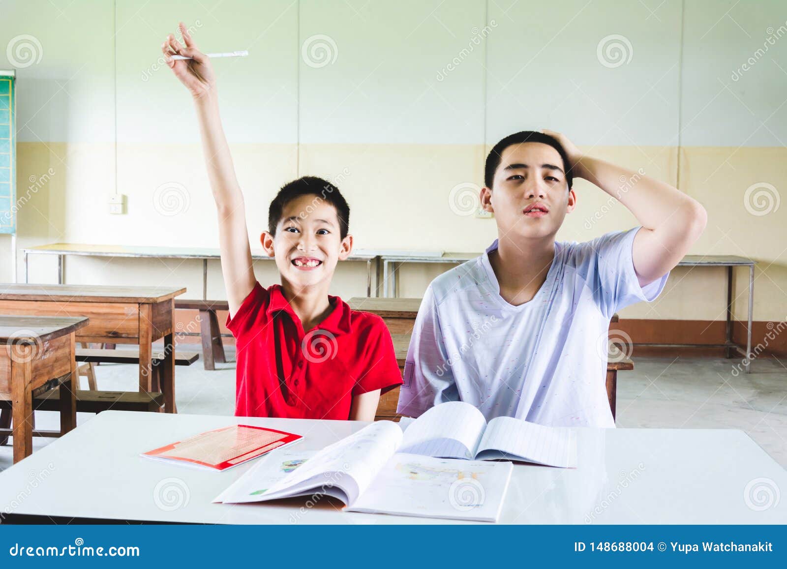 Boy Confused with Answer but Another One Hand Raise Up To Answer the ... Boy Confused with Answer but Another One Hand Raise Up To Answer the ...