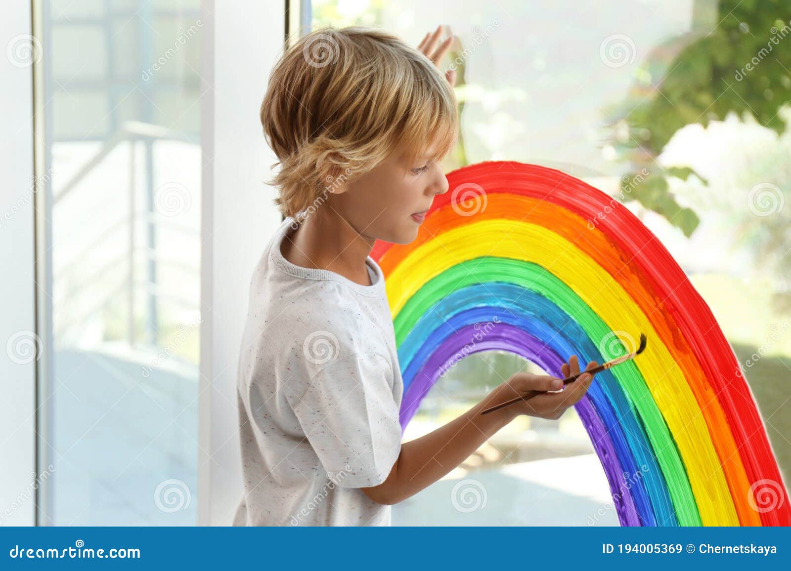 Drawing Of Rainbow On Home Window While Coronavirus Quarantine. Sign ...