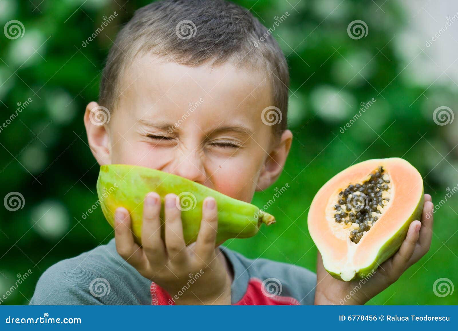 Boy Eating Papaya Royalty Free Stock Image - Image: 6778456
