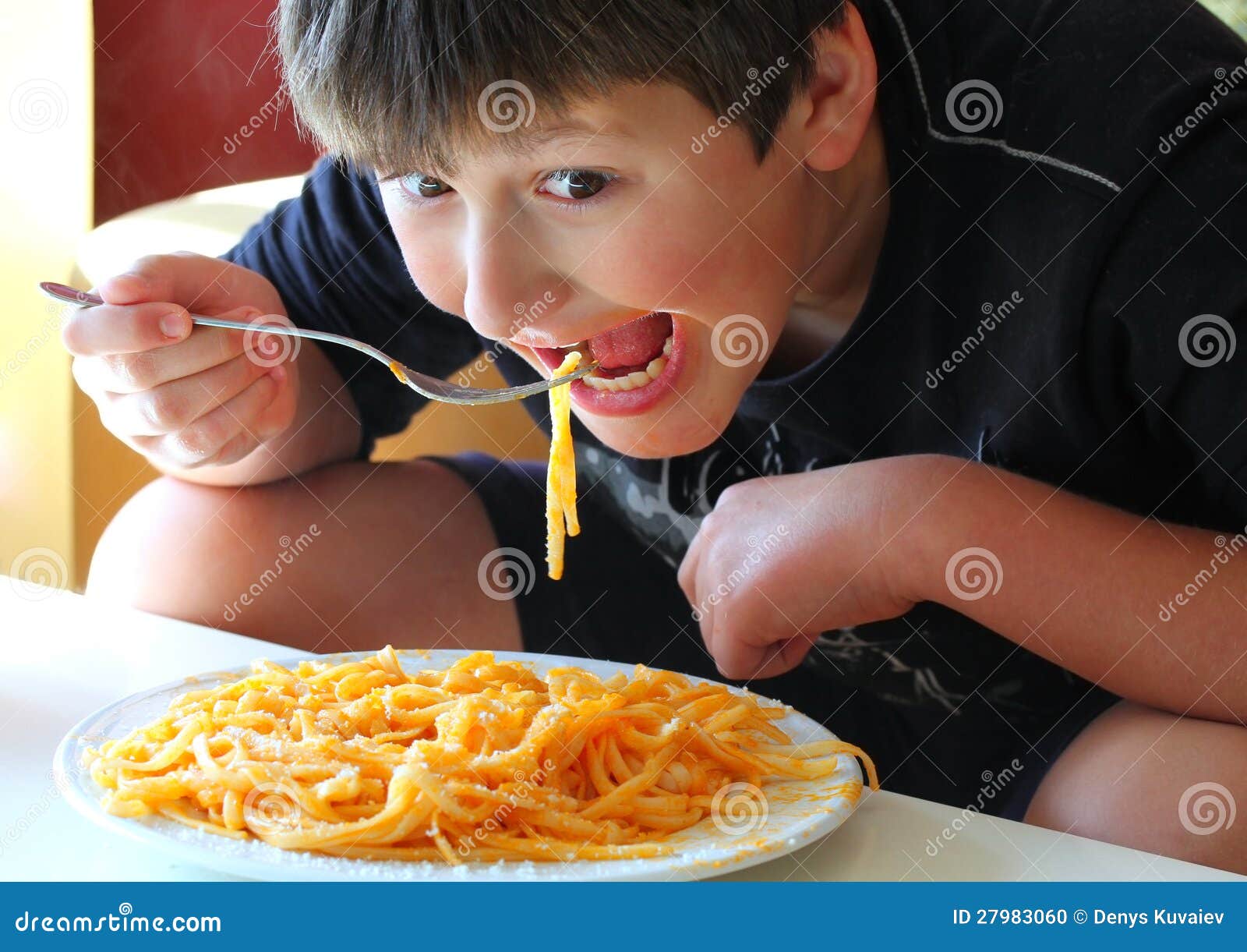 Boy eating spaghetti stock photo. Image of fruit, green - 27983060