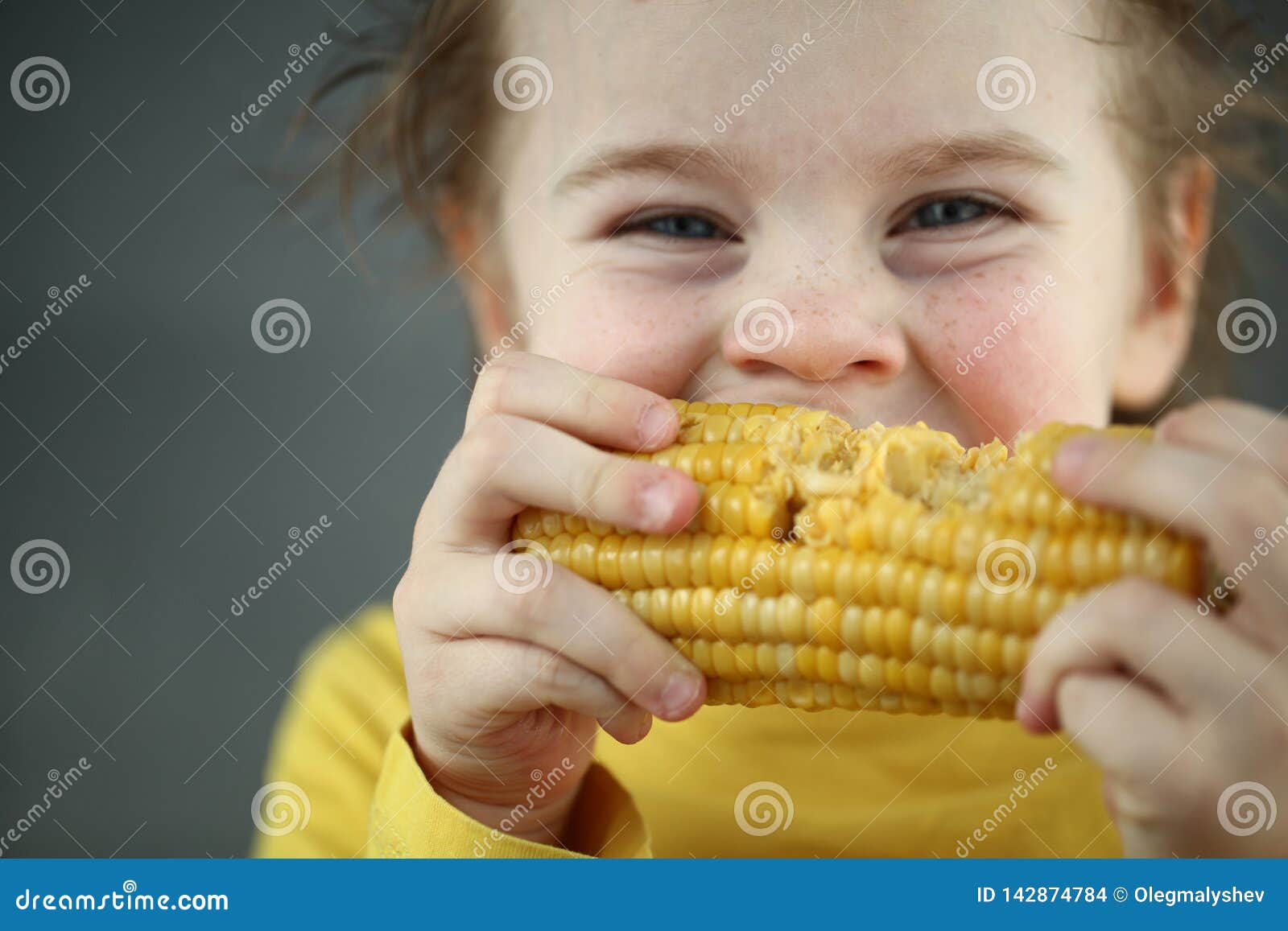 Boy Blonde Eating Sweet Corn Stock Photo - Image of health, corn: 142874784