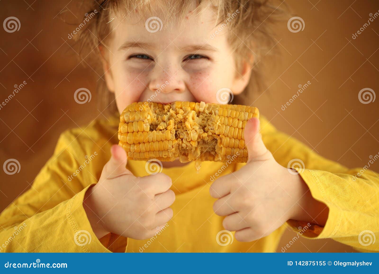 Boy Blonde Eating Sweet Corn Stock Image - Image of happy, dinner ...