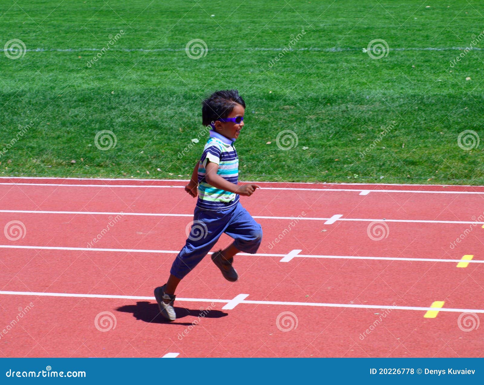 Boy on the fun run editorial stock photo. Image of action - 20226778