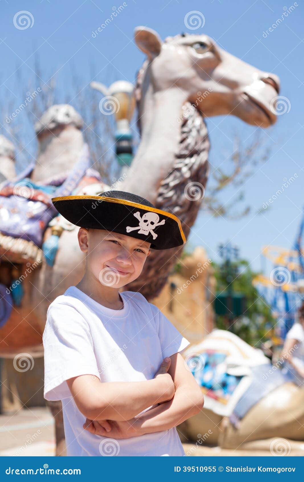 Boy in a pirate hat stock image. Image of smile, play - 39510955