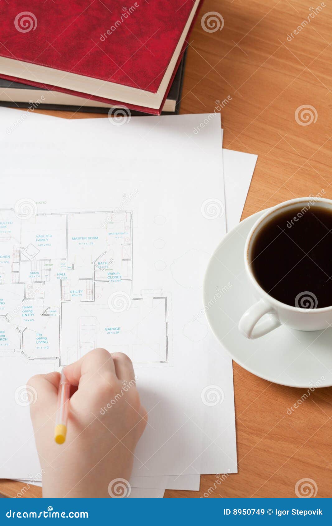 Drawing And Design Theme: The Hand Of The Artist In A Black Suit ...