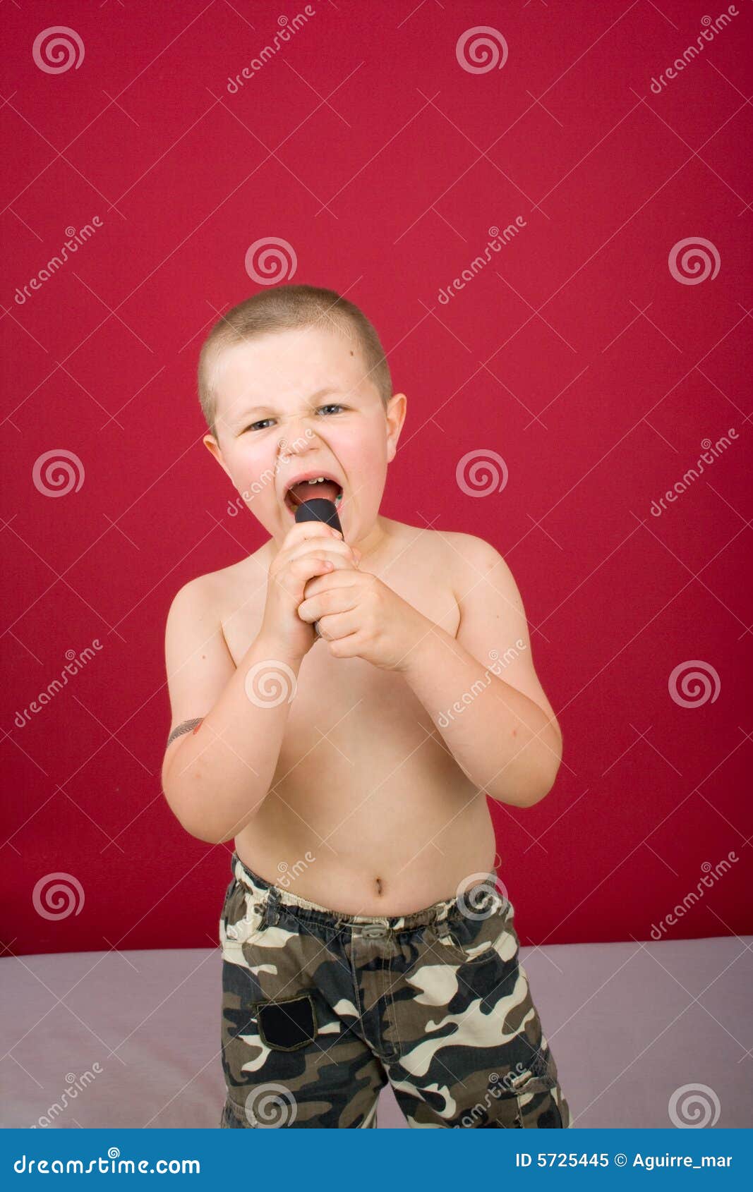 Boy Sings Picture. Image: 5725445