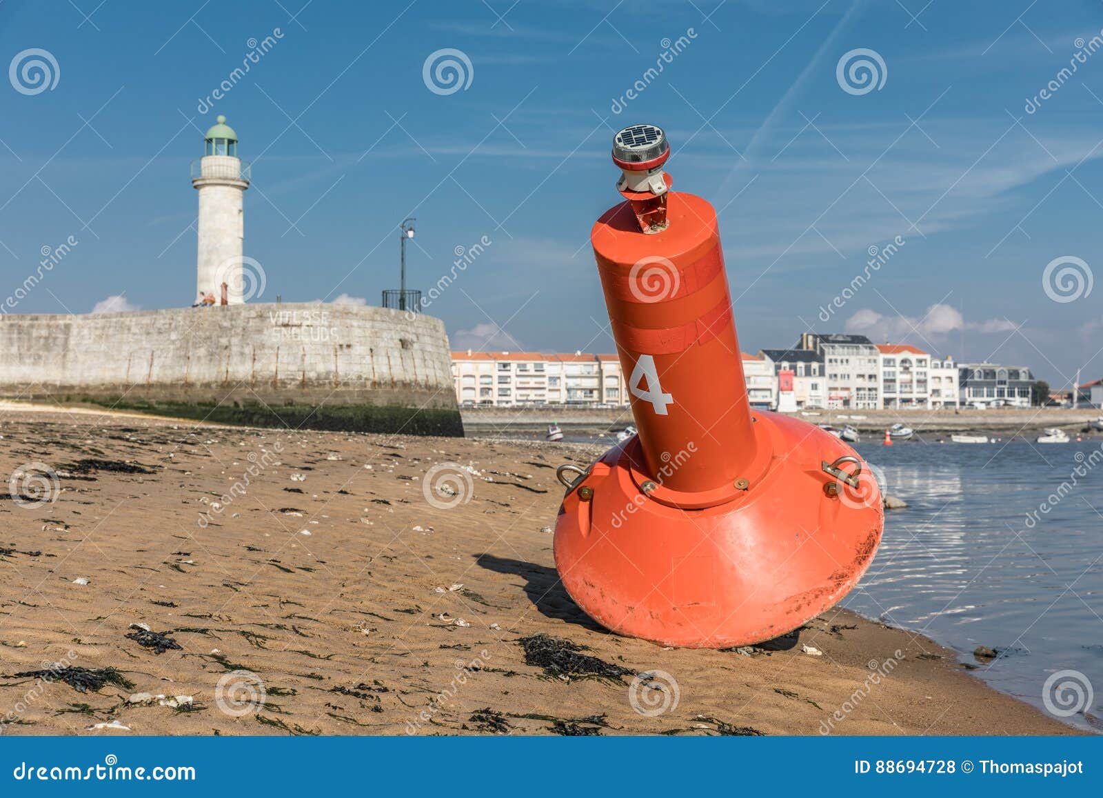 Boya En La Entrada Al Puerto Foto de archivo - Imagen de francia ...
