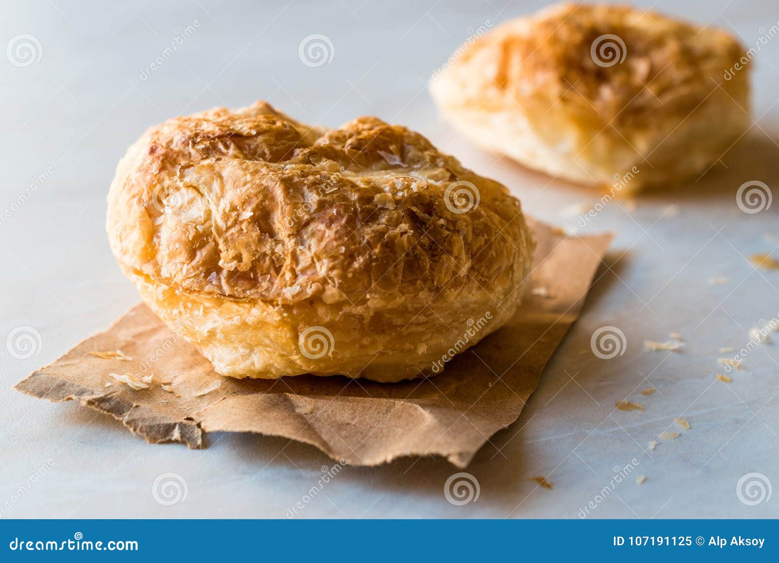 Boyoz Tradicional De Izmir/borek Redondo Imagem de Stock - Imagem de ...