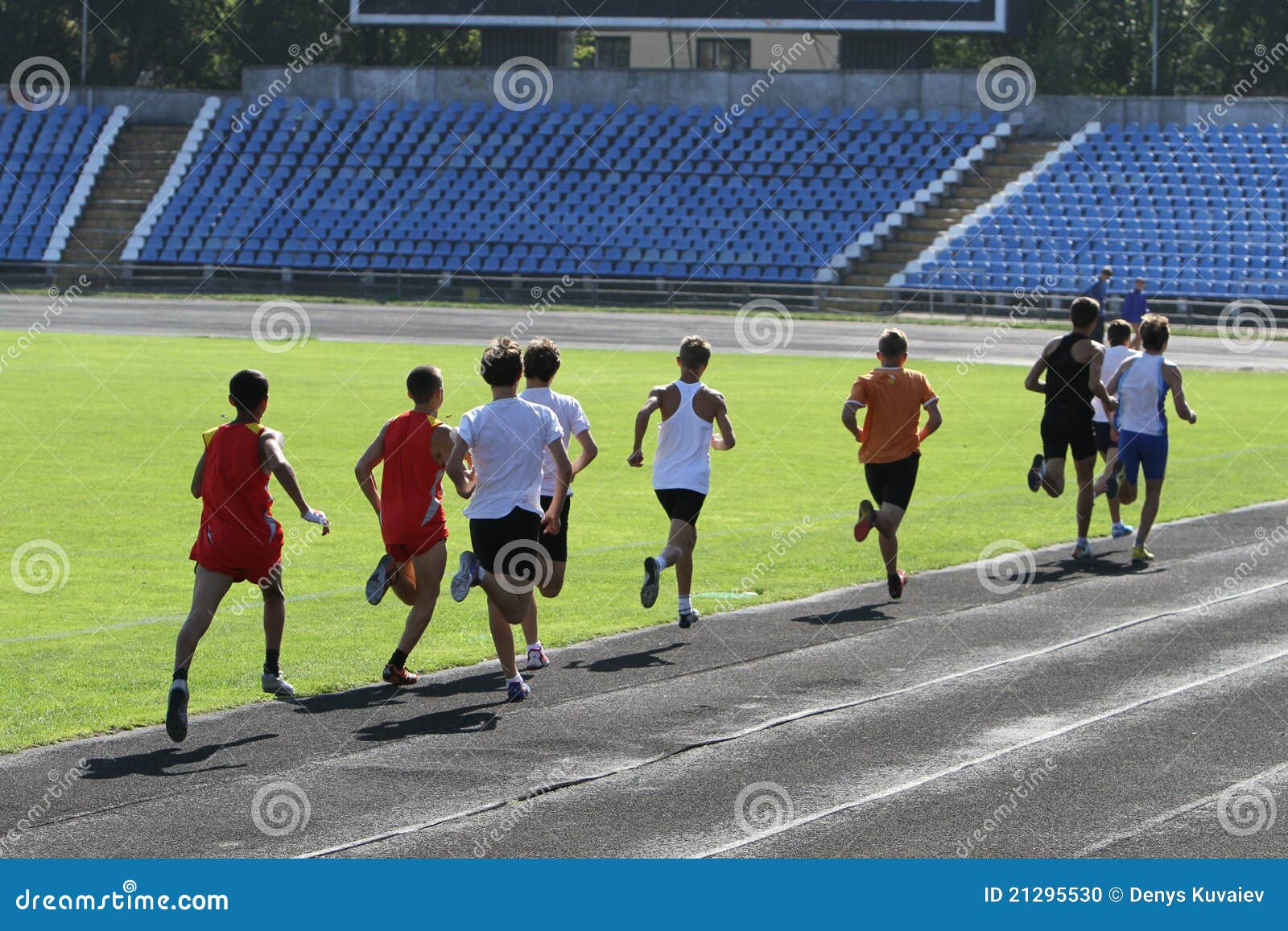 Boys on the track editorial image. Image of body, effort - 21295530