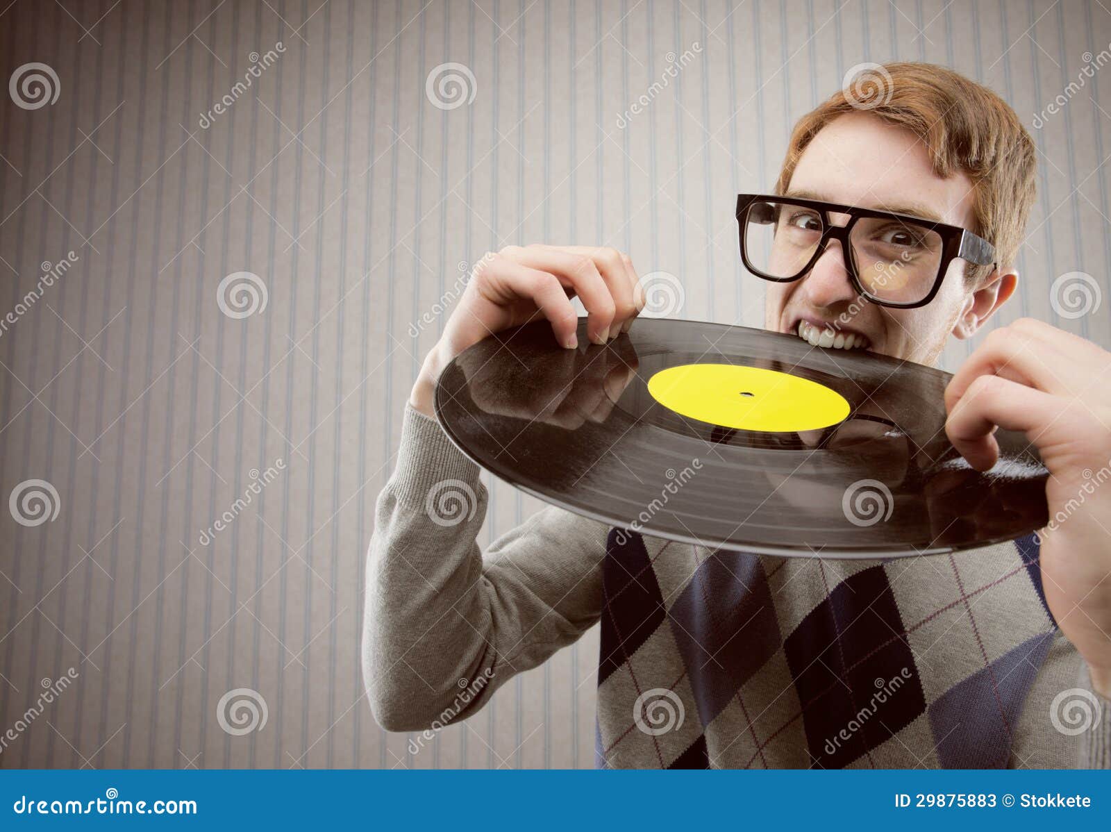 Boze Student, Bijtend Een Vinylverslag Stock Afbeelding - Image of ...