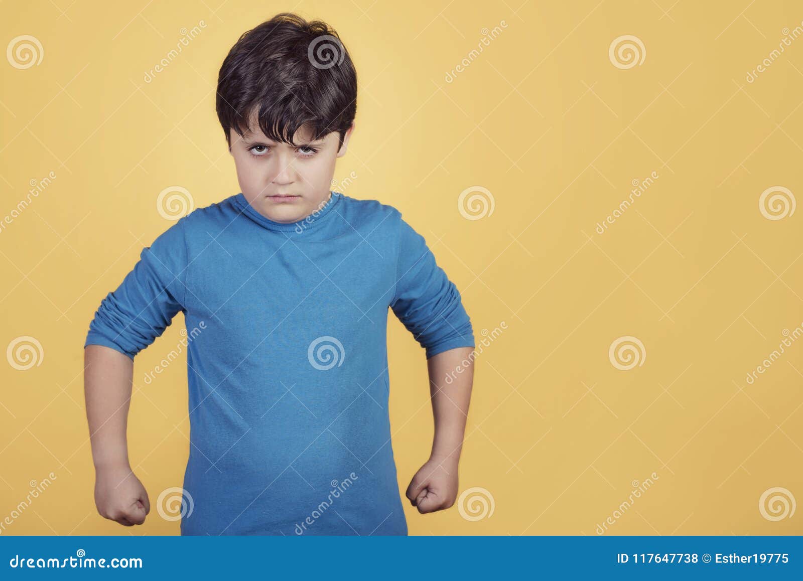 Boze jongen stock foto. Image of bespreking, wanhoop - 117647738