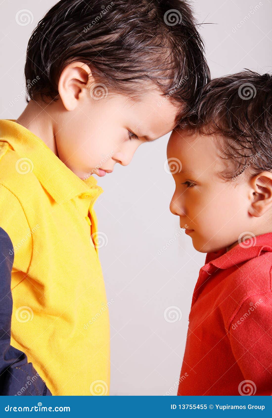 Boze kinderen stock afbeelding. Image of kind, persoon - 13755455