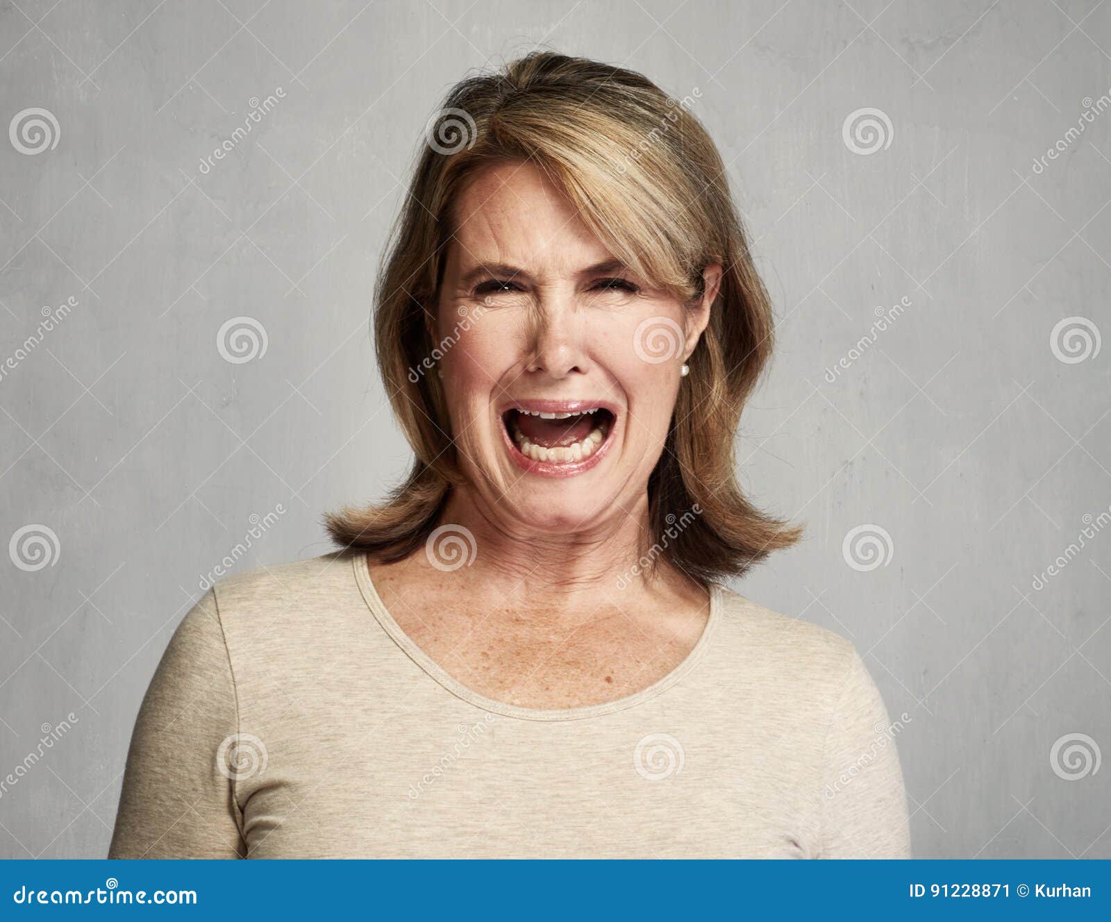 Boze Vrouw stock afbeelding. Image of emoties, boos, geïrriteerd - 91228871