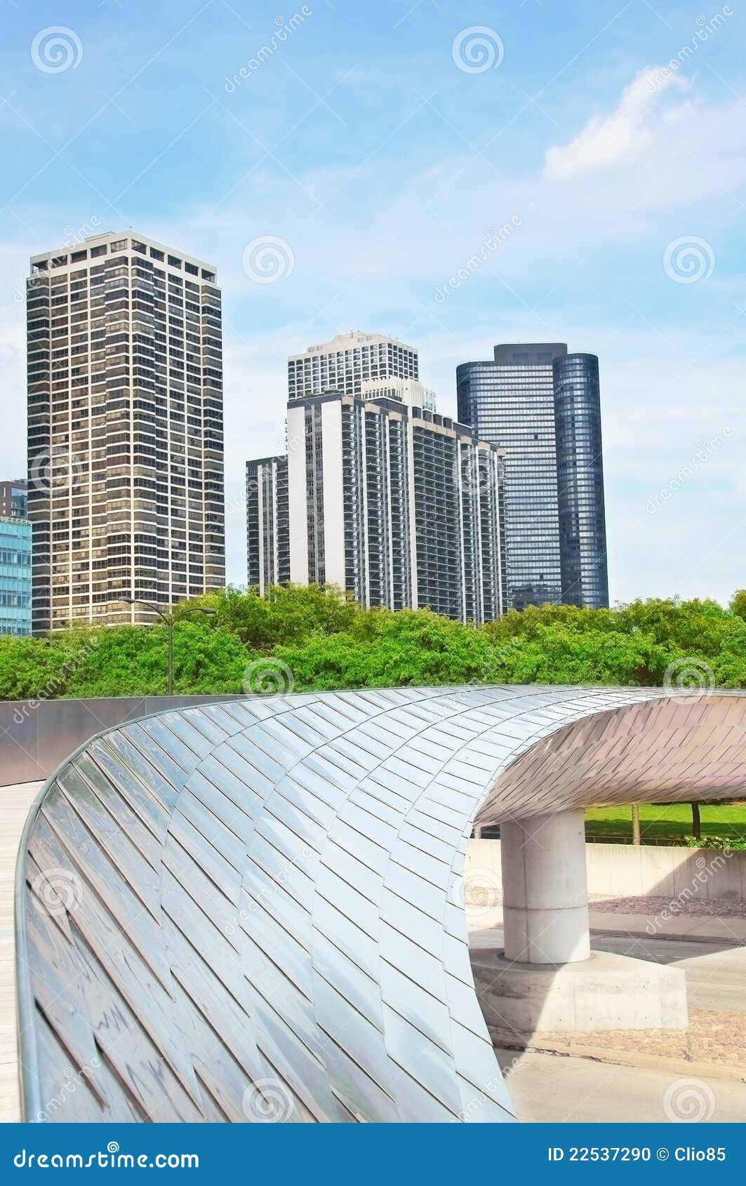 BP Bridge (Chicago) editorial image. Image of footbridge - 22537290