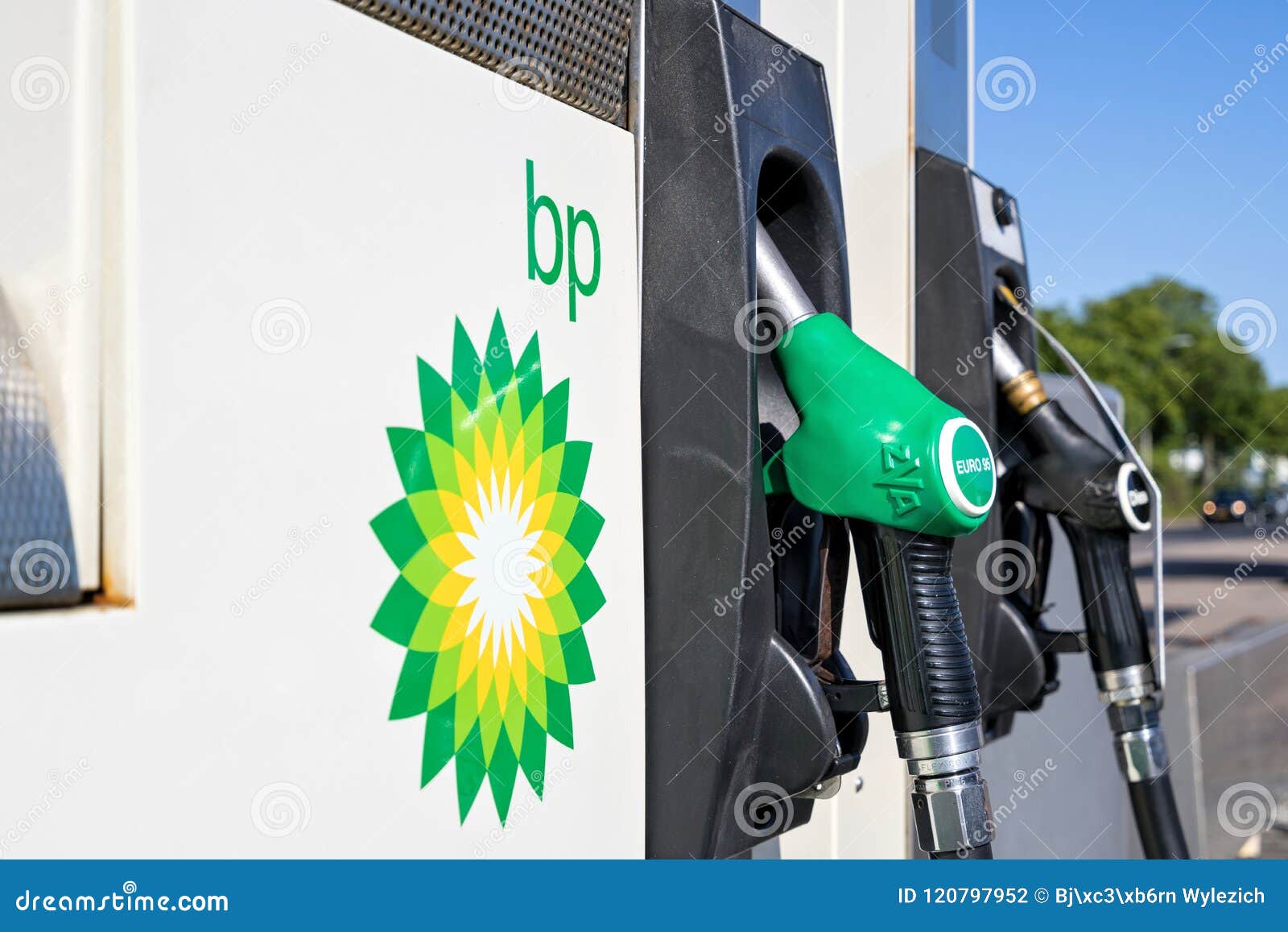 BP-Tankstelle redaktionelles stockfotografie. Bild von abzeichen ...