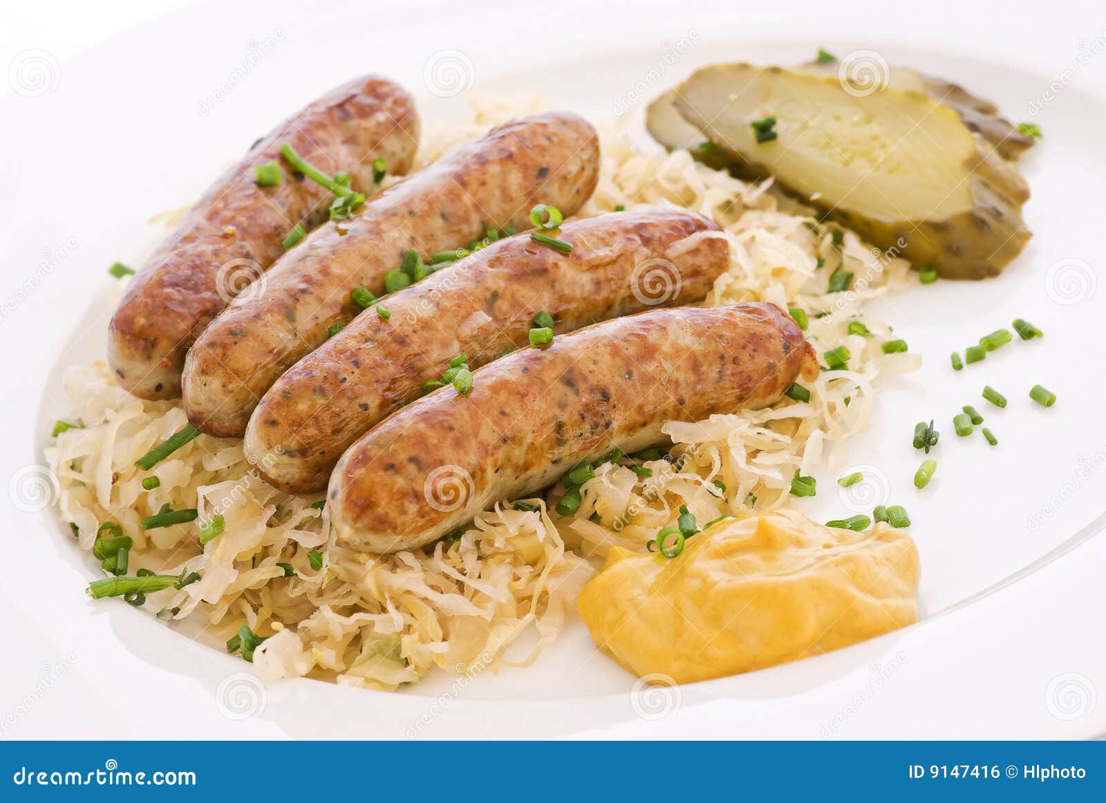 Braadworst met Zuurkool stock foto. Image of bruin, braadworst - 9147416