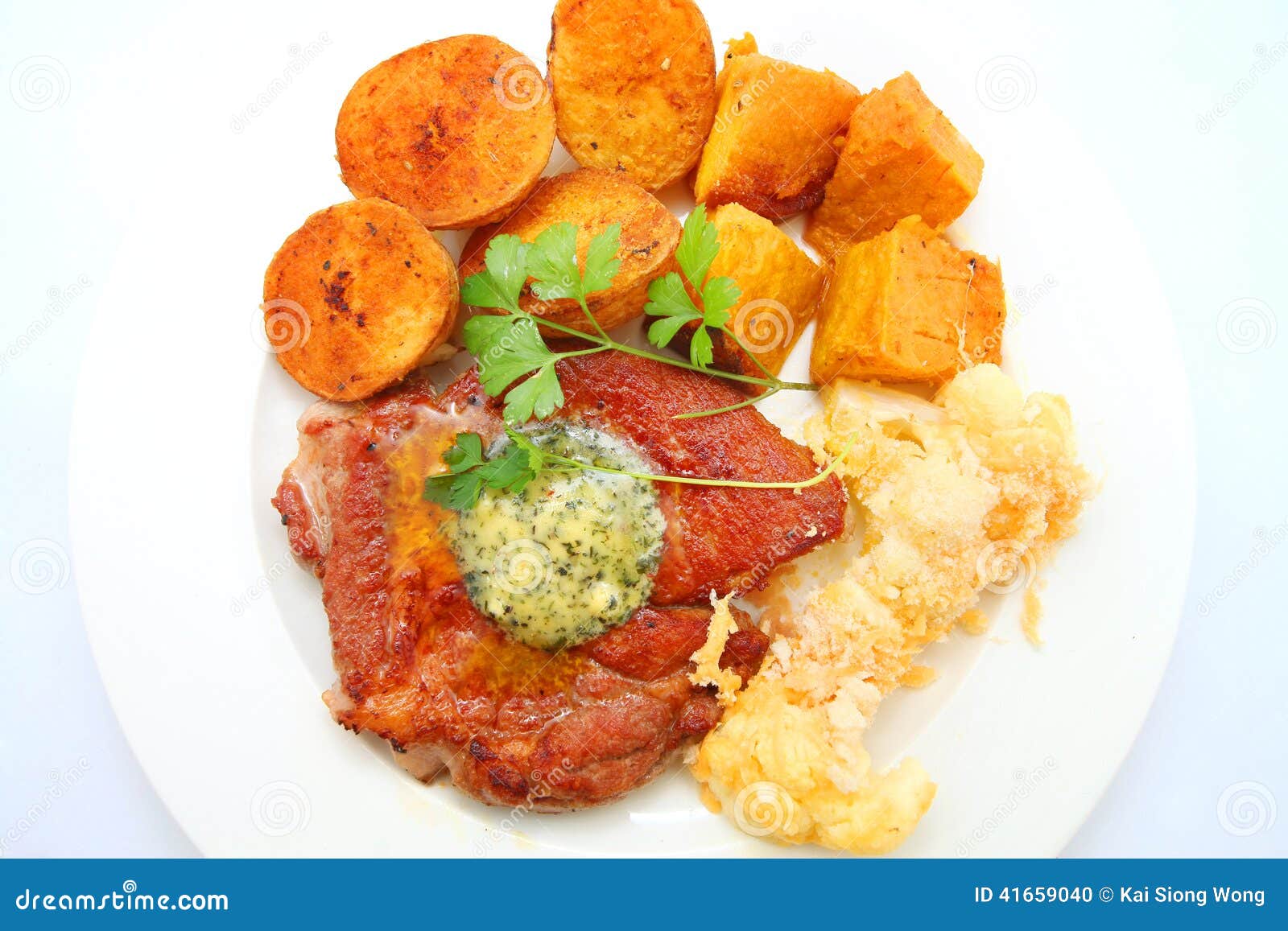 Braciola di maiale cotta fotografia stock. Immagine di pasto - 41659040