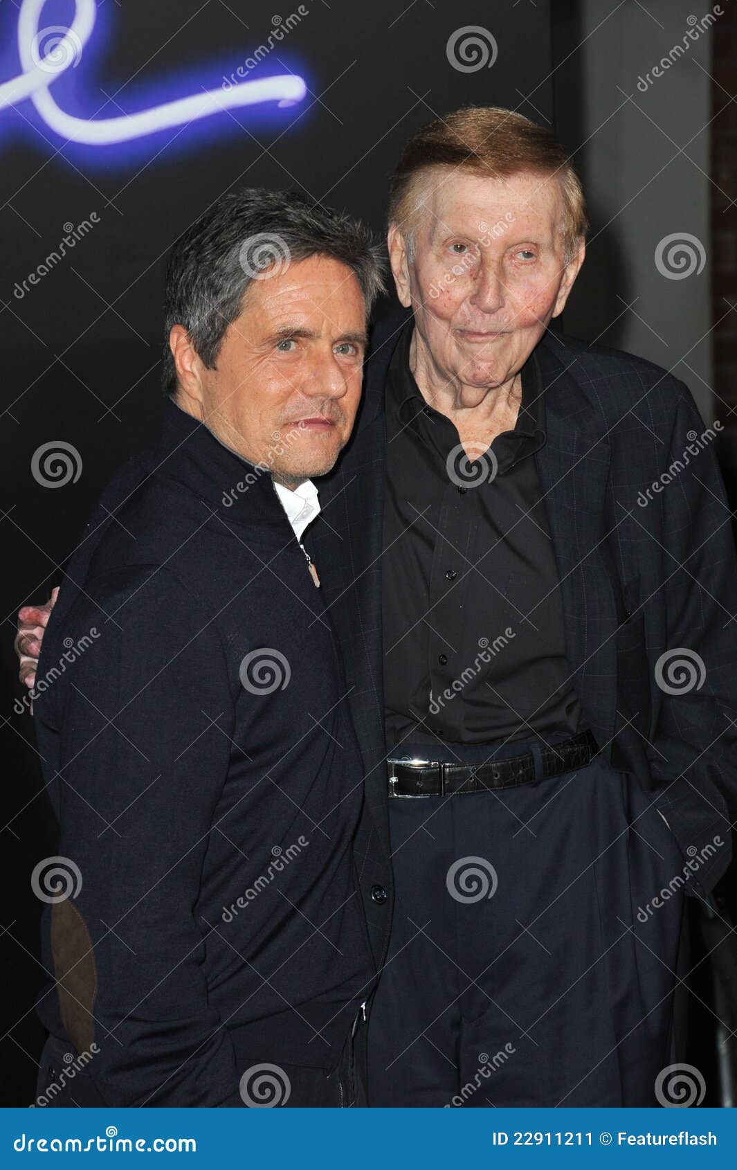 Brad Grey, Sumner Redstone editorial photo. Image of theatre - 22911211