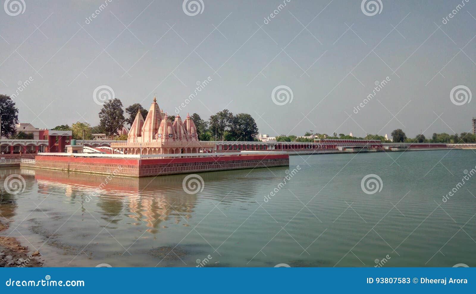 Brahma Sarovar редакционное стоковое фото. изображение насчитывающей ...