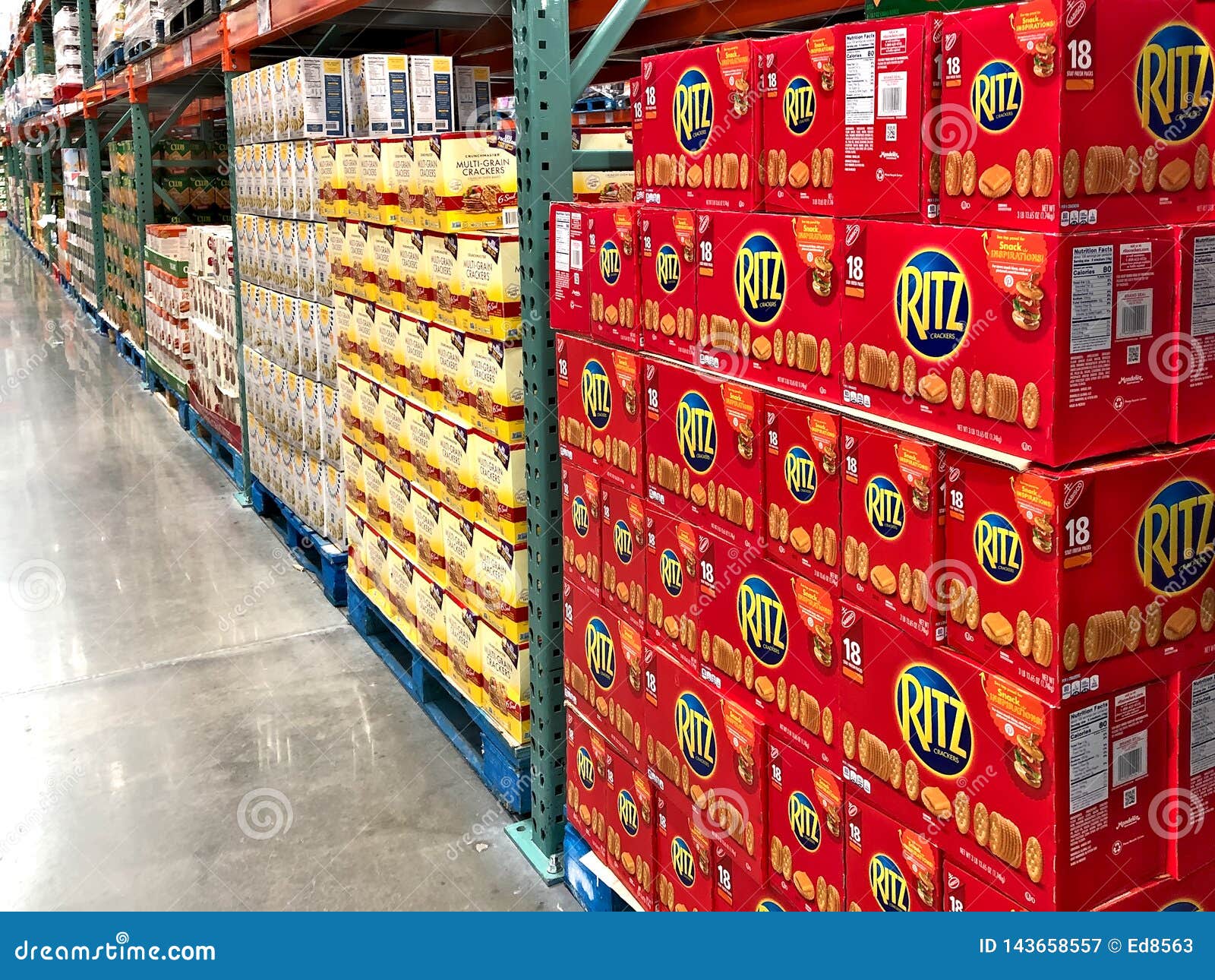 BRAINERD, MN - 31 MAR 2019: Pallet of Ritz Cracker Boxes on Display in ...