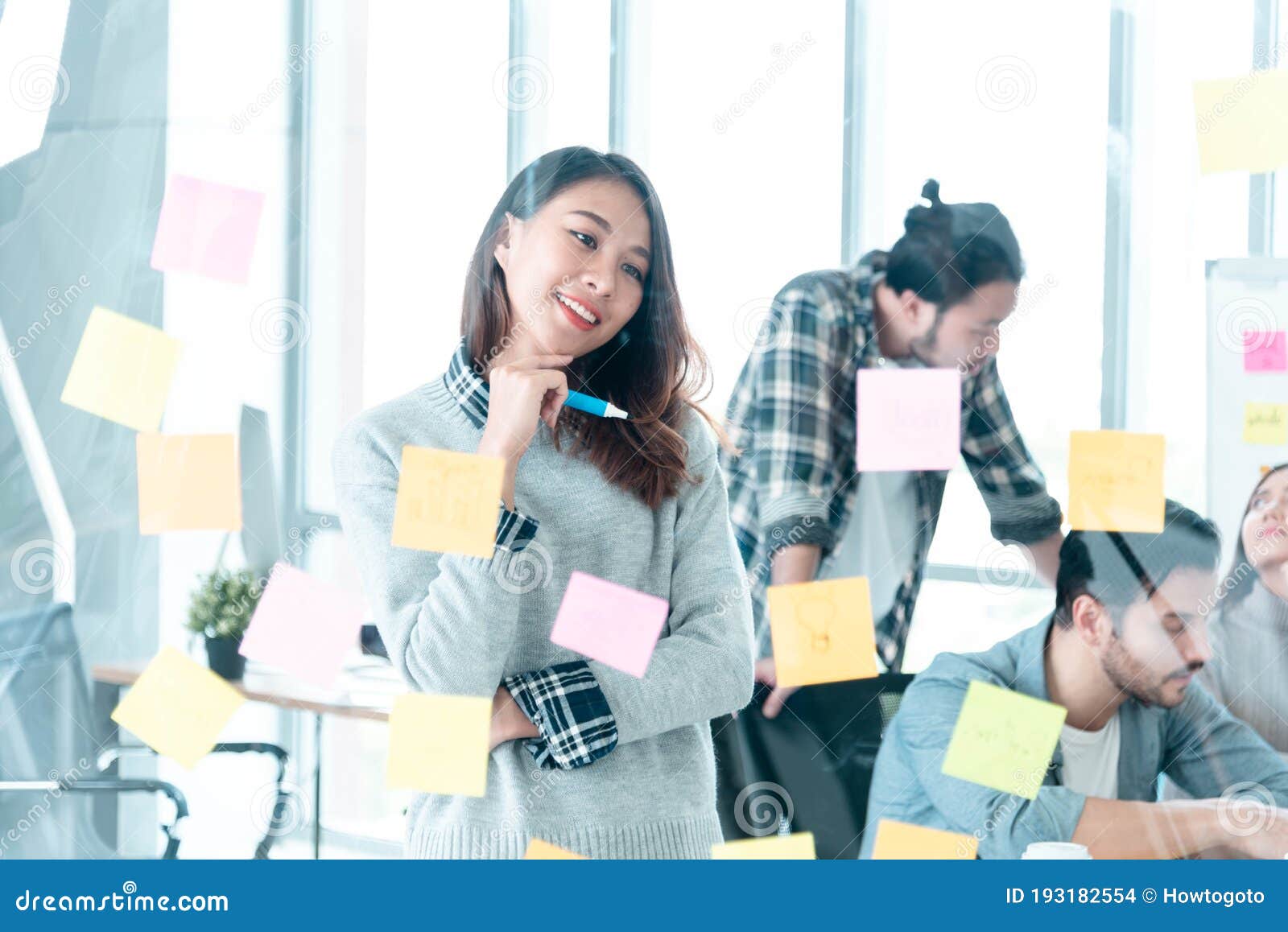 Brainstorming Diversity Creative Design Use Post it Sticky Note Team ...