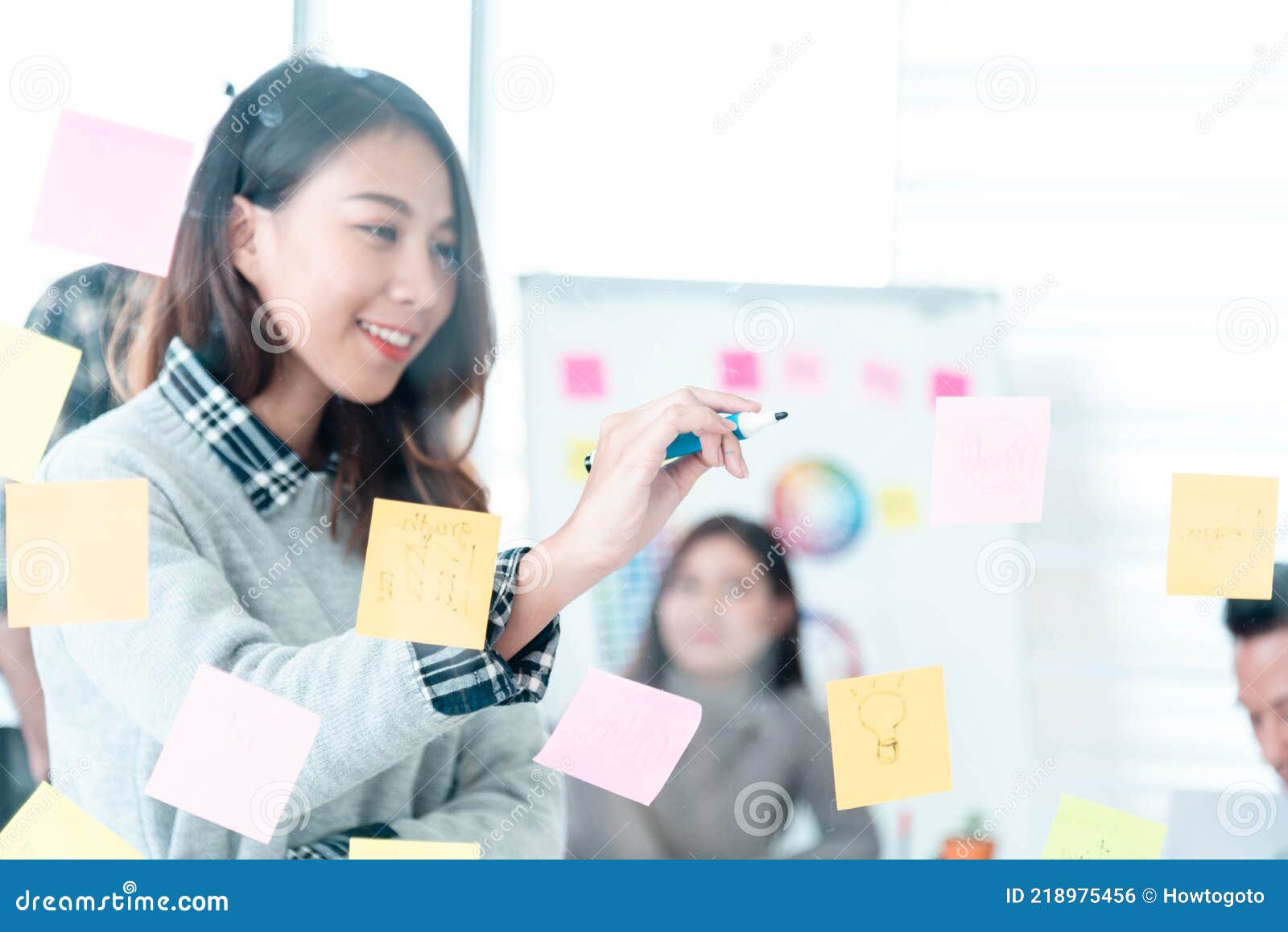 Brainstorming Diversity Creative Design Use Post it Sticky Note Team ...