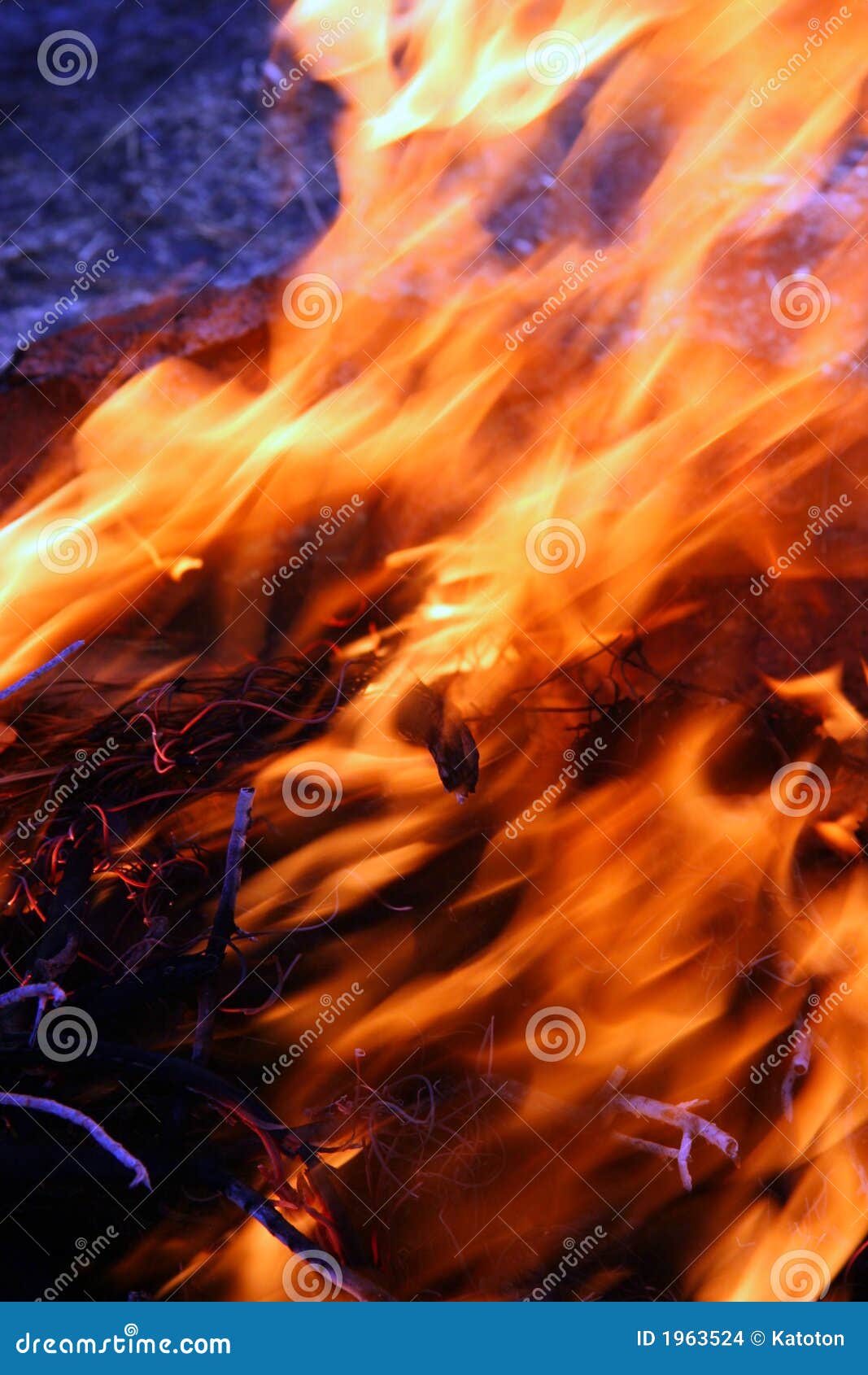 Brand stock foto. Image of installatie, licht, sinaasappel - 1963524