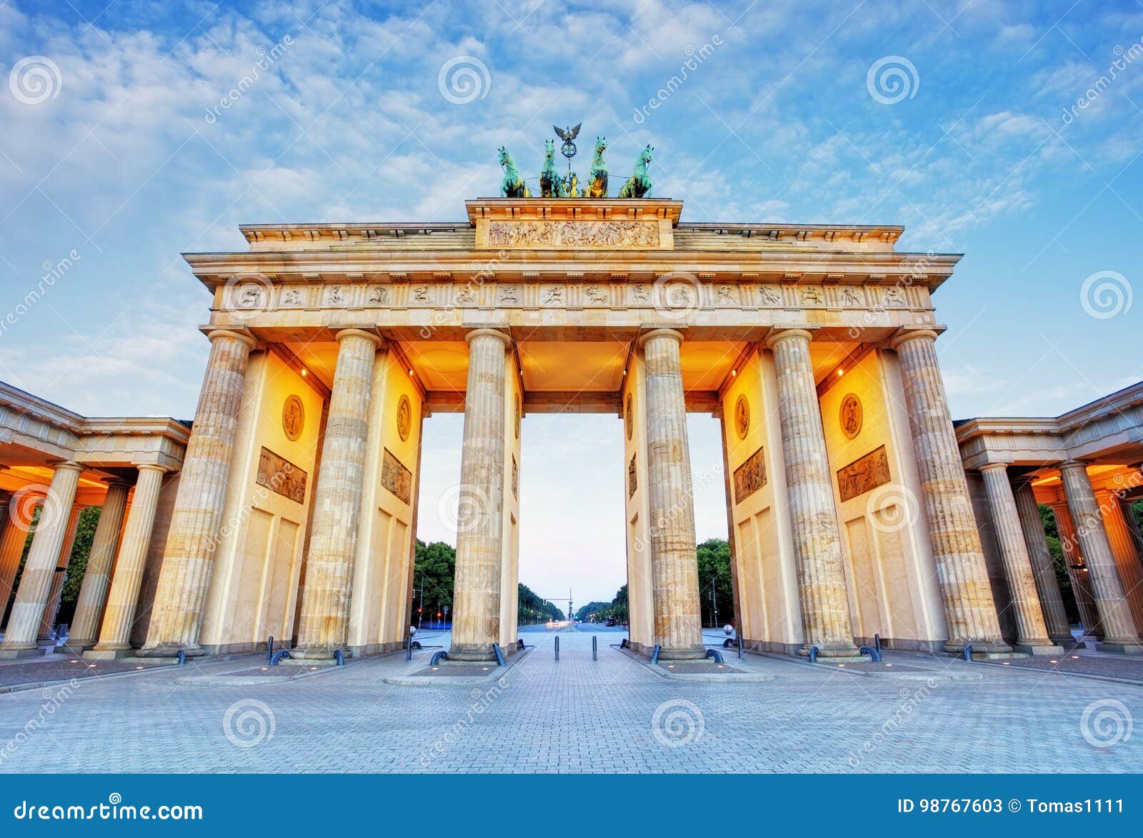 Brandenburg in Berlijn, Hoofdstad Van Duitsland Stock Afbeelding ...