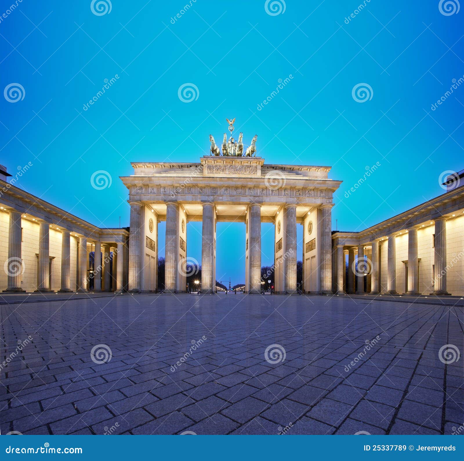 Brandenburg Gate, Berlin stock image. Image of classic - 25337789