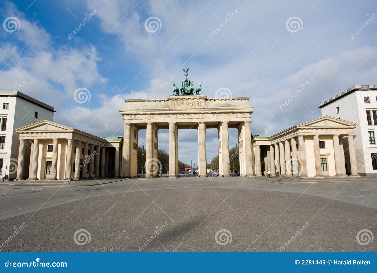 Brandenburger Tor stock image. Image of statue, brandenburger - 2281449