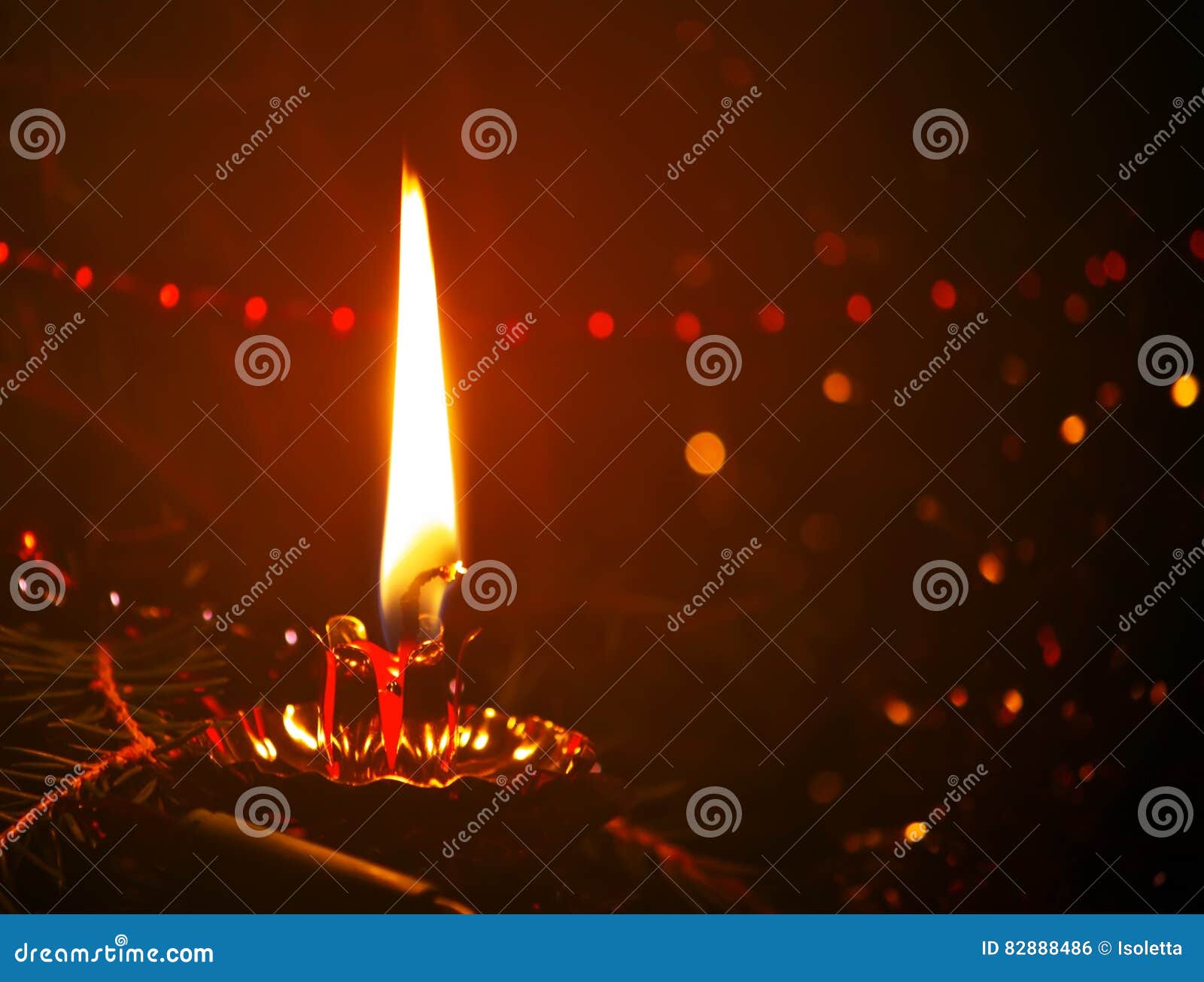 Brandende rode kaarsvlam stock foto. Image of liefde - 82888486