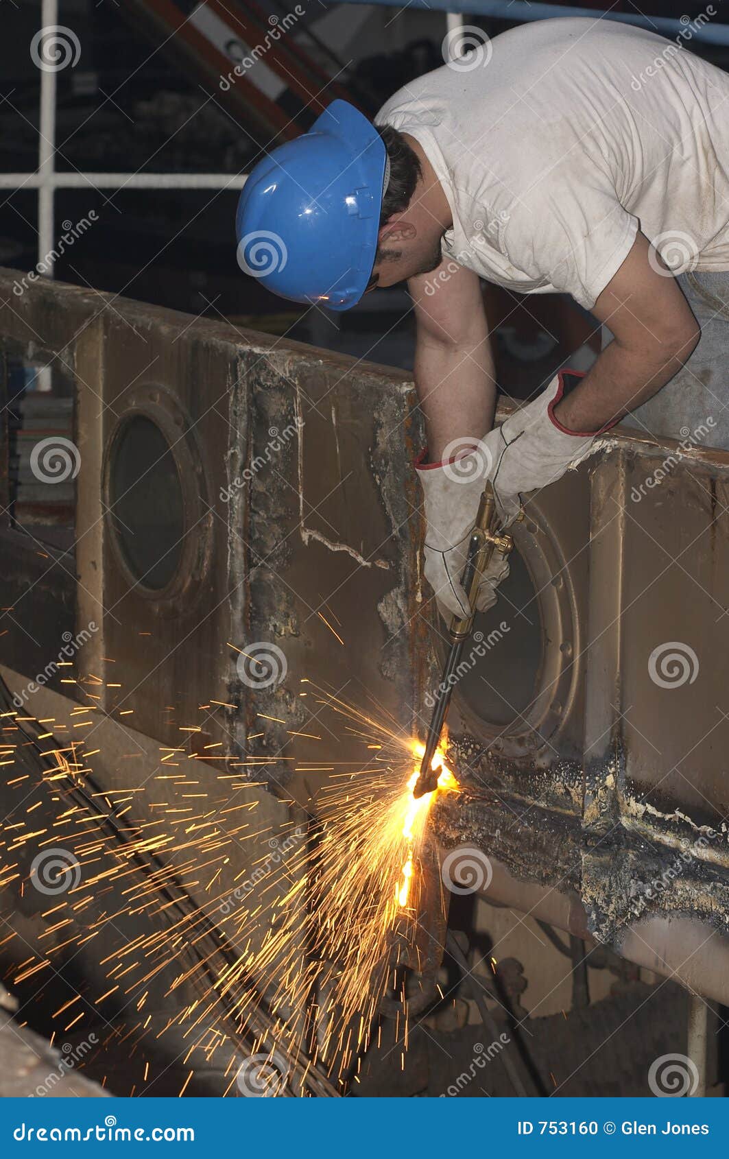 Brander stock foto. Image of licht, mens, bouw, hand, veiligheid - 753160