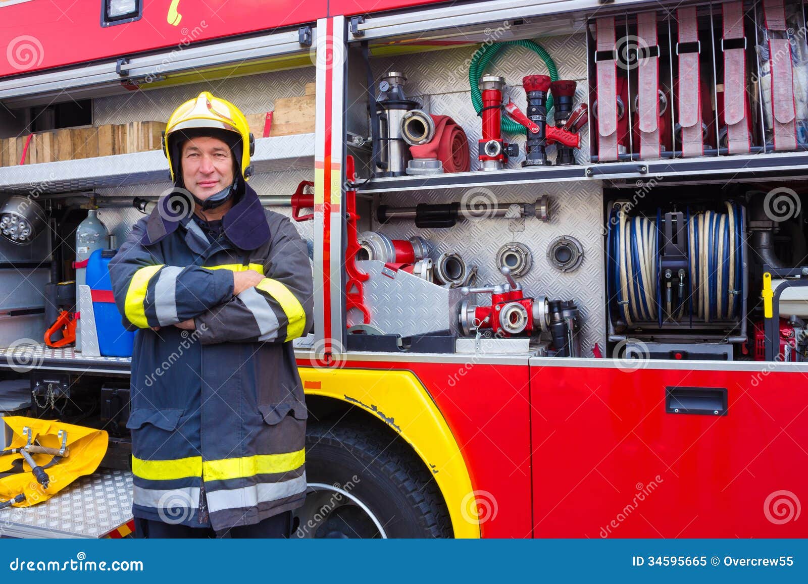 Brandweerman stock afbeelding. Image of hulp, persoon - 34595665