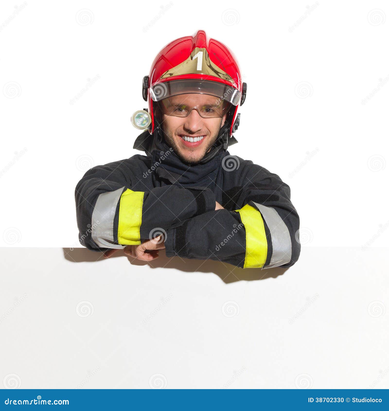 Brandweerman in Rode Helmhelling Op De Lege Banner Stock Foto - Image ...