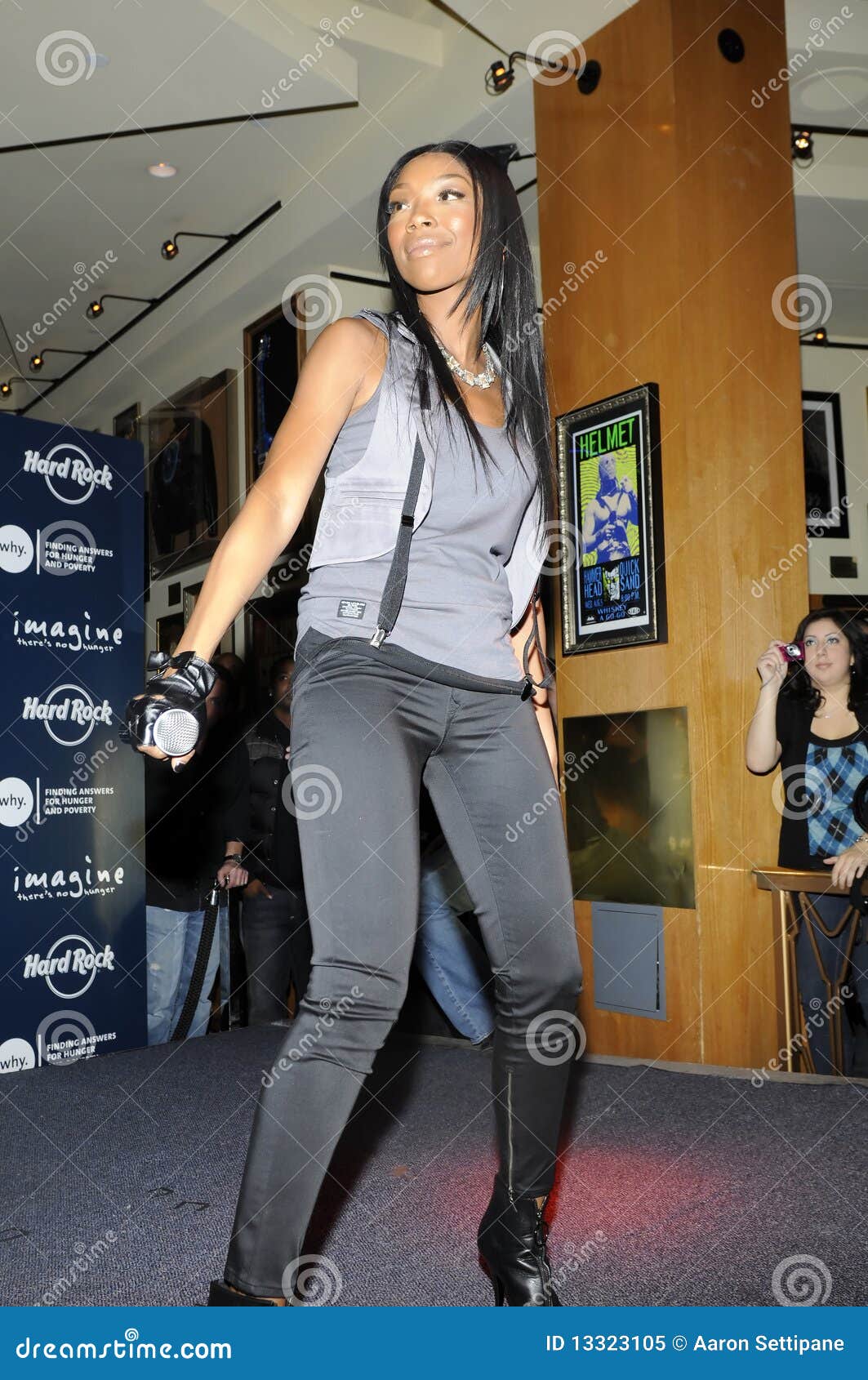 Brandy performing live. editorial image. Image of performer - 13323105