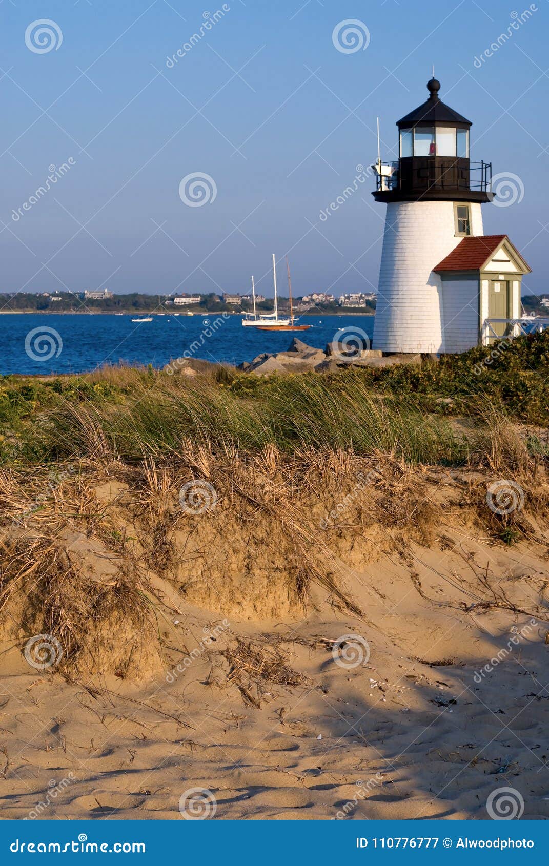 Brant Point Lighthouse En La Isla De Nantucket, MA Imagen de archivo ...