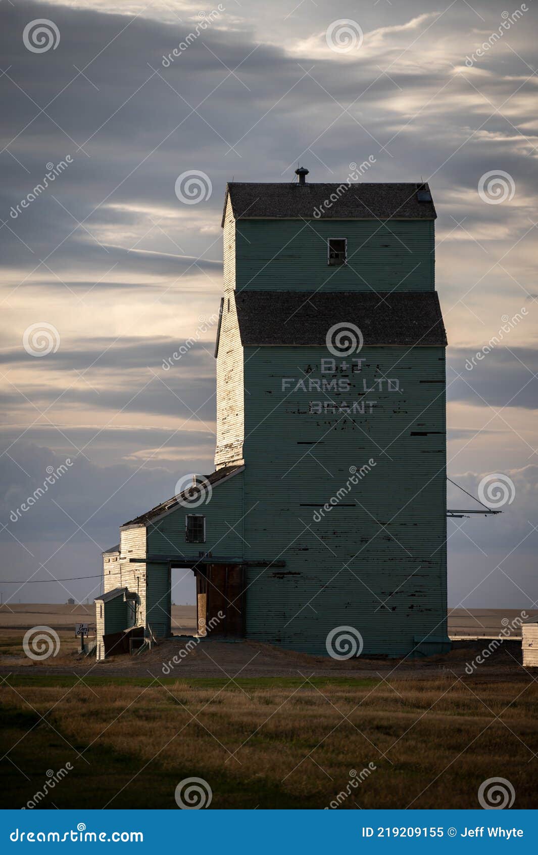 Brant`s old grain elevator editorial image. Image of grain - 219209155