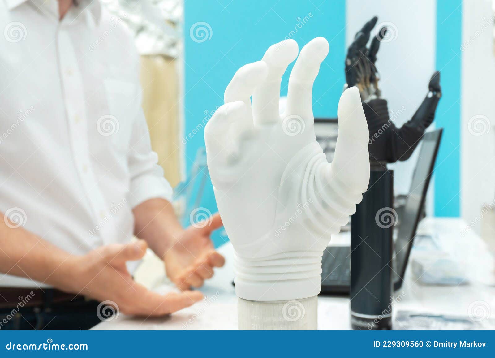 Bras Bionique. Technologie Moderne Pour Prothèses Photo stock - Image ...