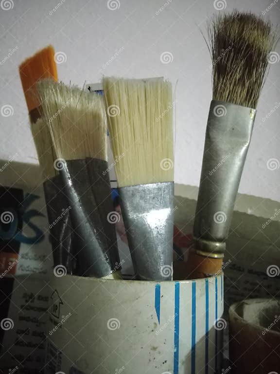 Brashs editorial photography. Image of work, brashs - 136953942