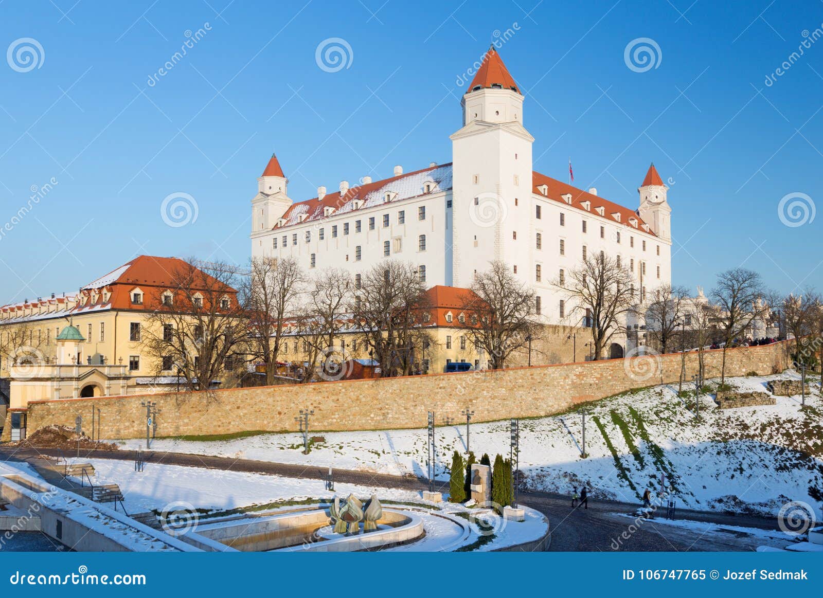Bratislava - Slotten I Vinterljuset Fotografering för Bildbyråer - Bild ...