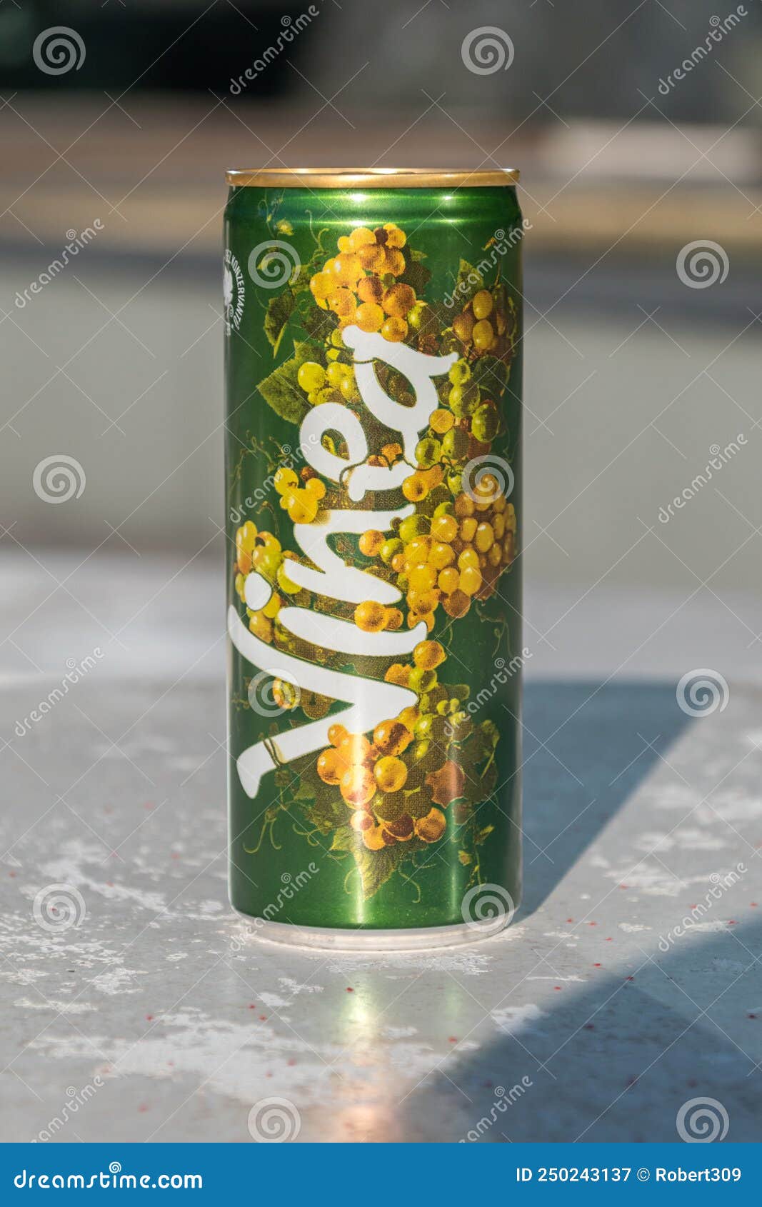 Can of Vinea soft drink editorial photography. Image of green - 250243137