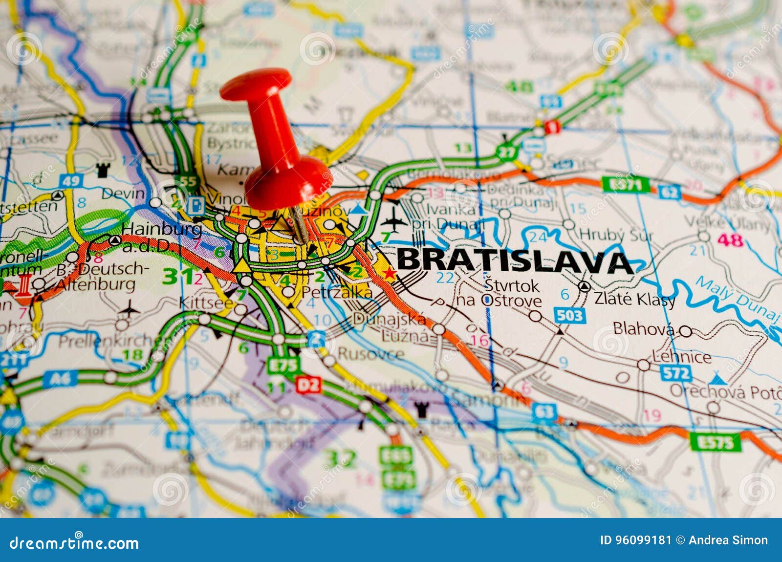 Bratislava sulla mappa immagine stock. Immagine di geografia - 96099181
