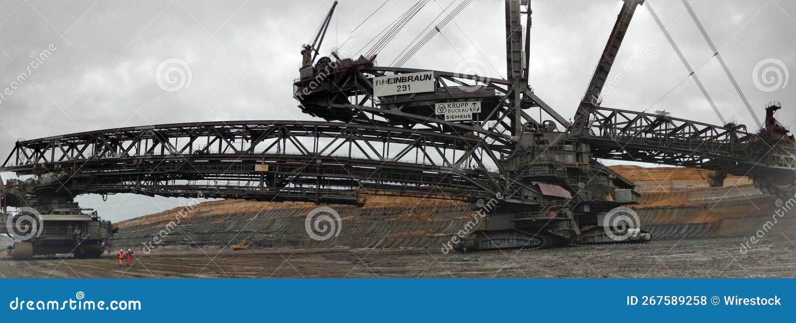 Braunkohlebagger Digging for Coal Editorial Stock Photo - Image of ...