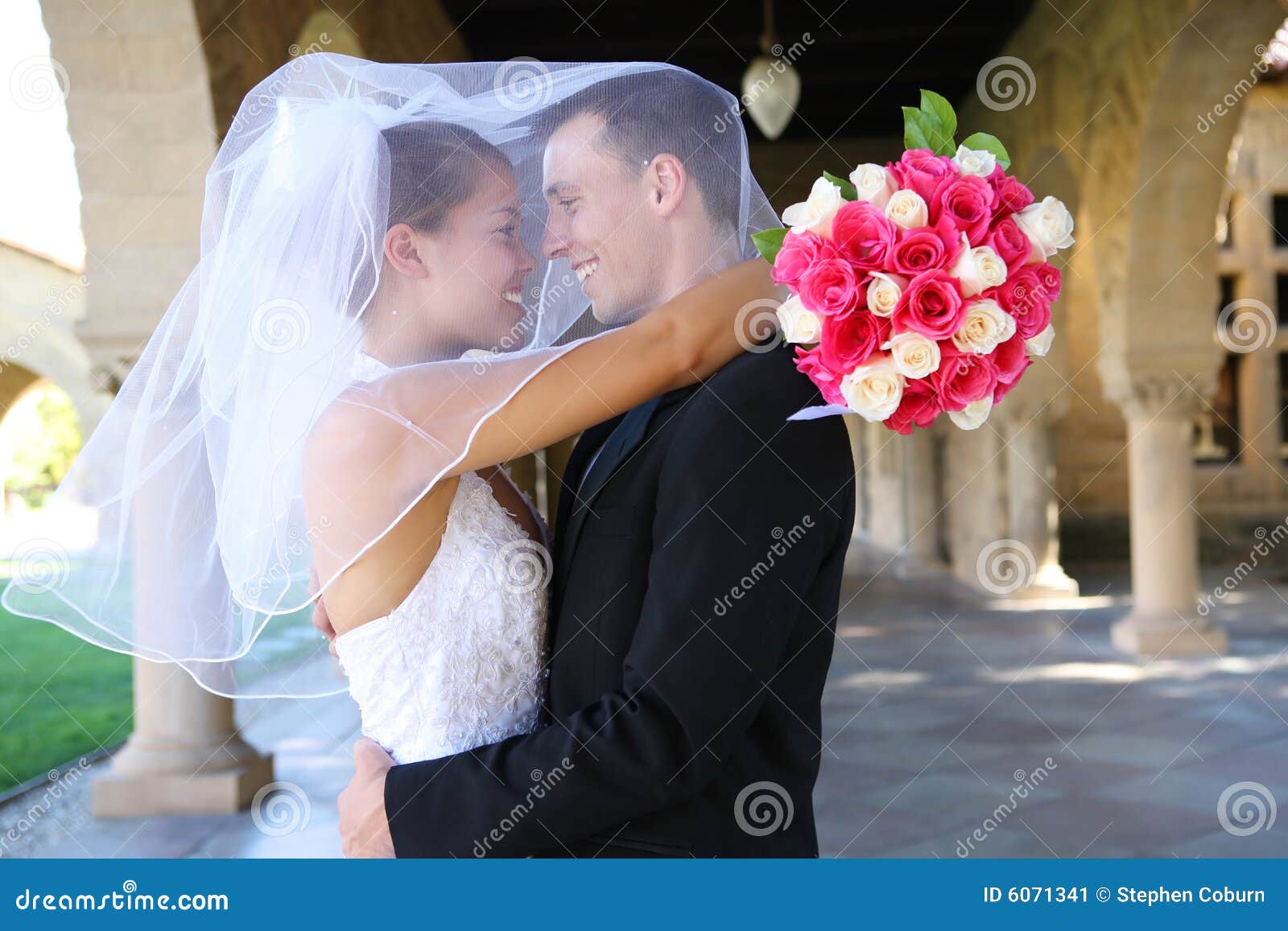 Braut Und Bräutigam an Der Hochzeit Stockbild - Bild von leute ...
