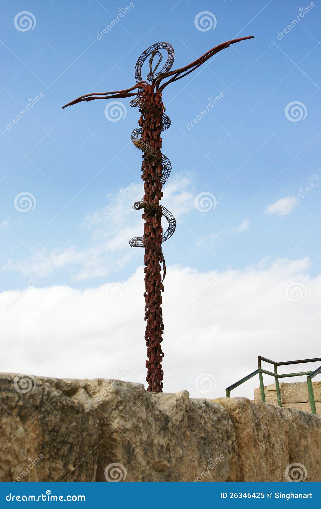 Brazen Serpentine Cross Statue in Mount Nebo, Jord Stock Image - Image ...