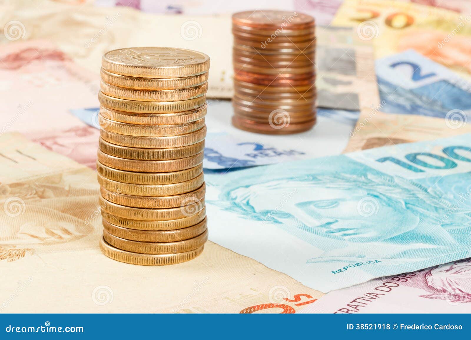 Braziliaans echt geld stock foto. Image of brazilië, duur - 38521918