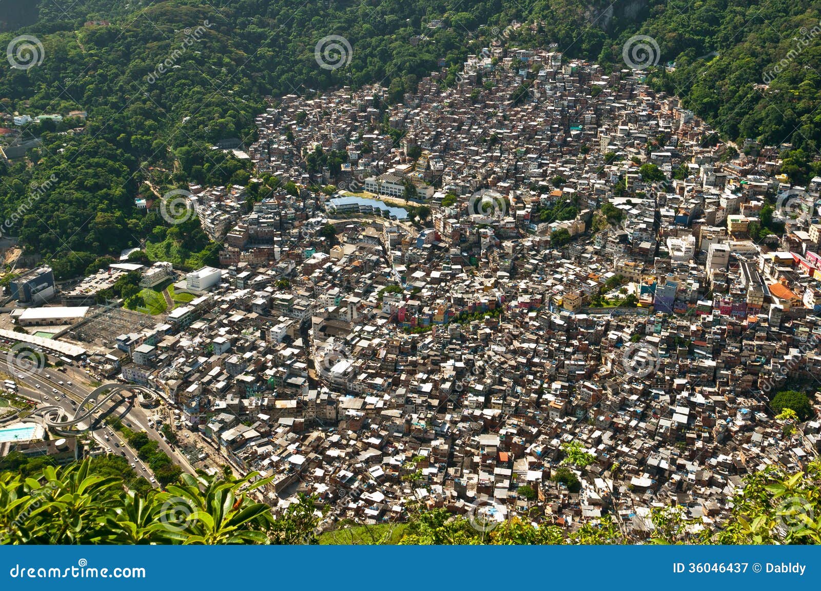 Braziliaanse Krottenwijk Rocinha Stock Afbeelding - Image of wijk ...